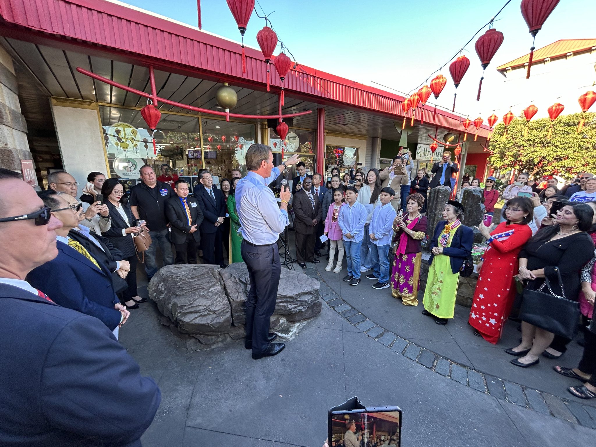 Gov. Youngkin Visits The Eden Center - Falls Church News-Press Online